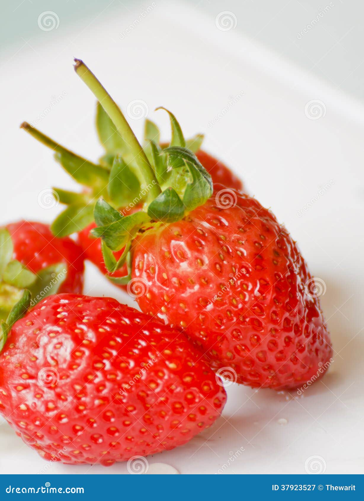 Beautiful strawberries stock image. Image of heap, group - 37923527