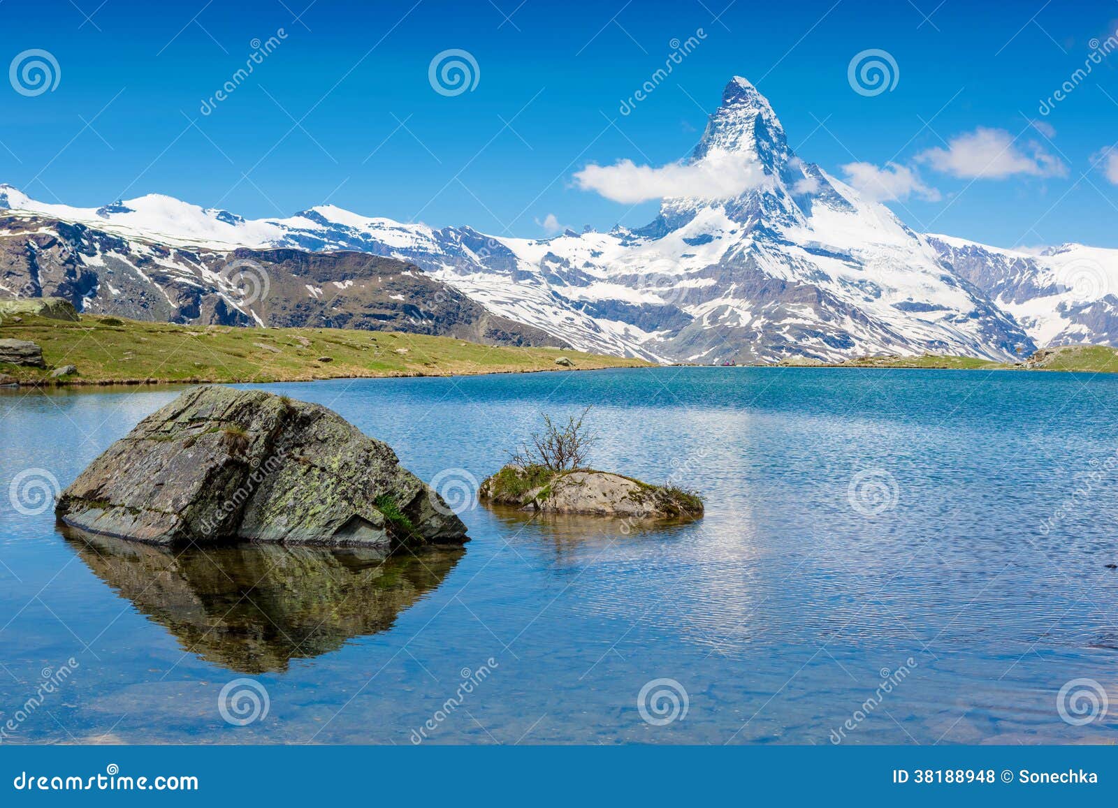 Beautiful Summer Alpine Mountain Lake View Stock Photo - Image of ...