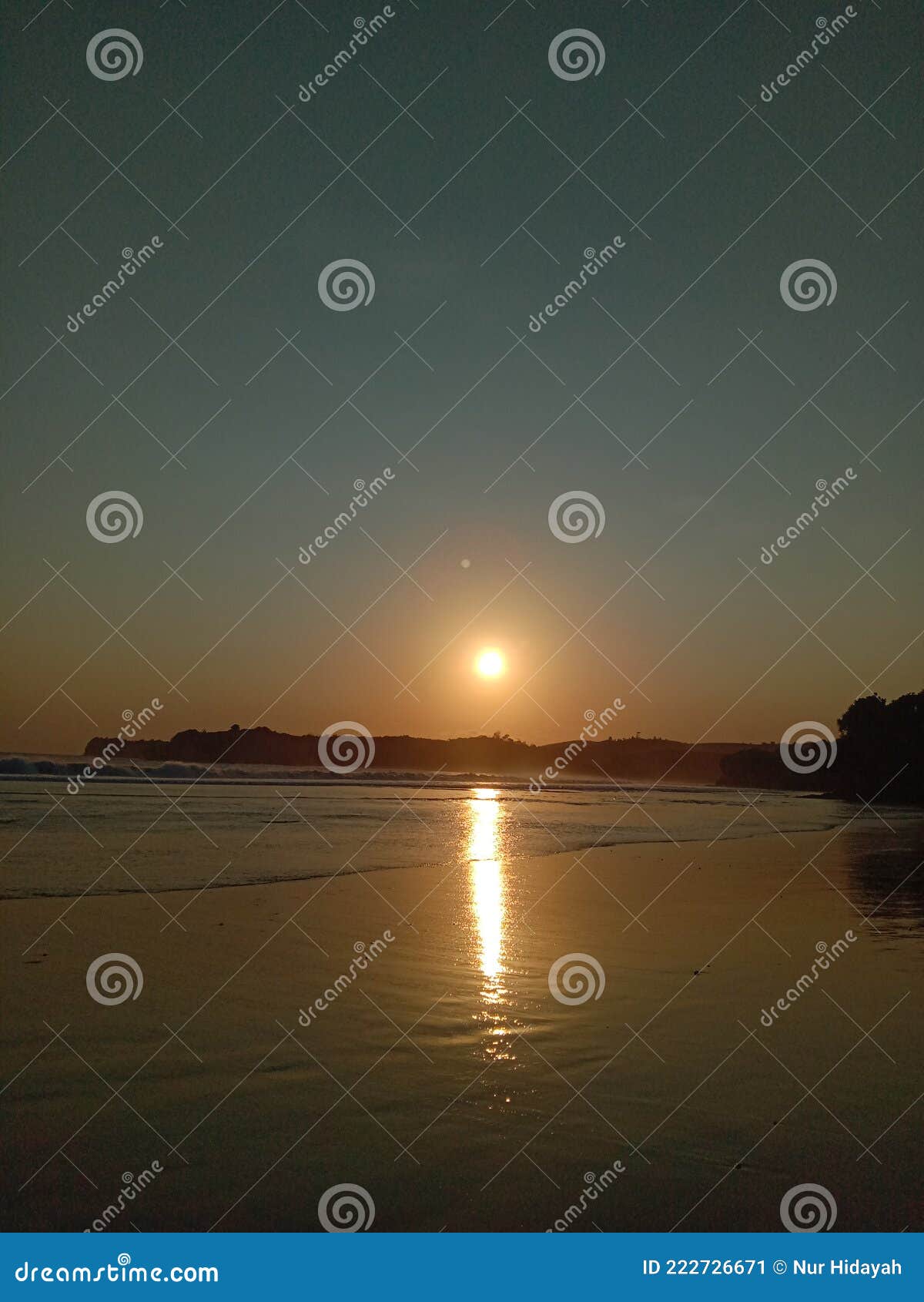 Beautiful sun color stock image. Image of horizon, night - 222726671