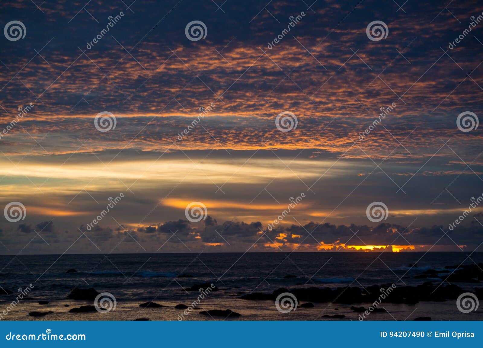 Beautiful Sun Rays Lighting the Sky Stock Photo - Image of horizon ...