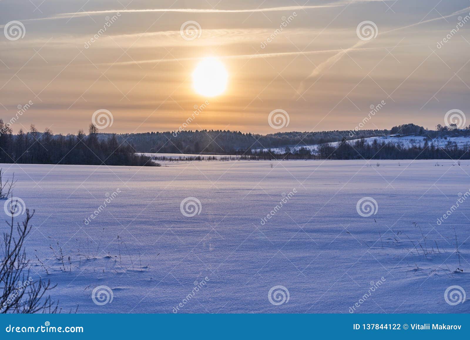 Beautiful Sunny Sunset on a Winter Field Stock Photo - Image of beams ...