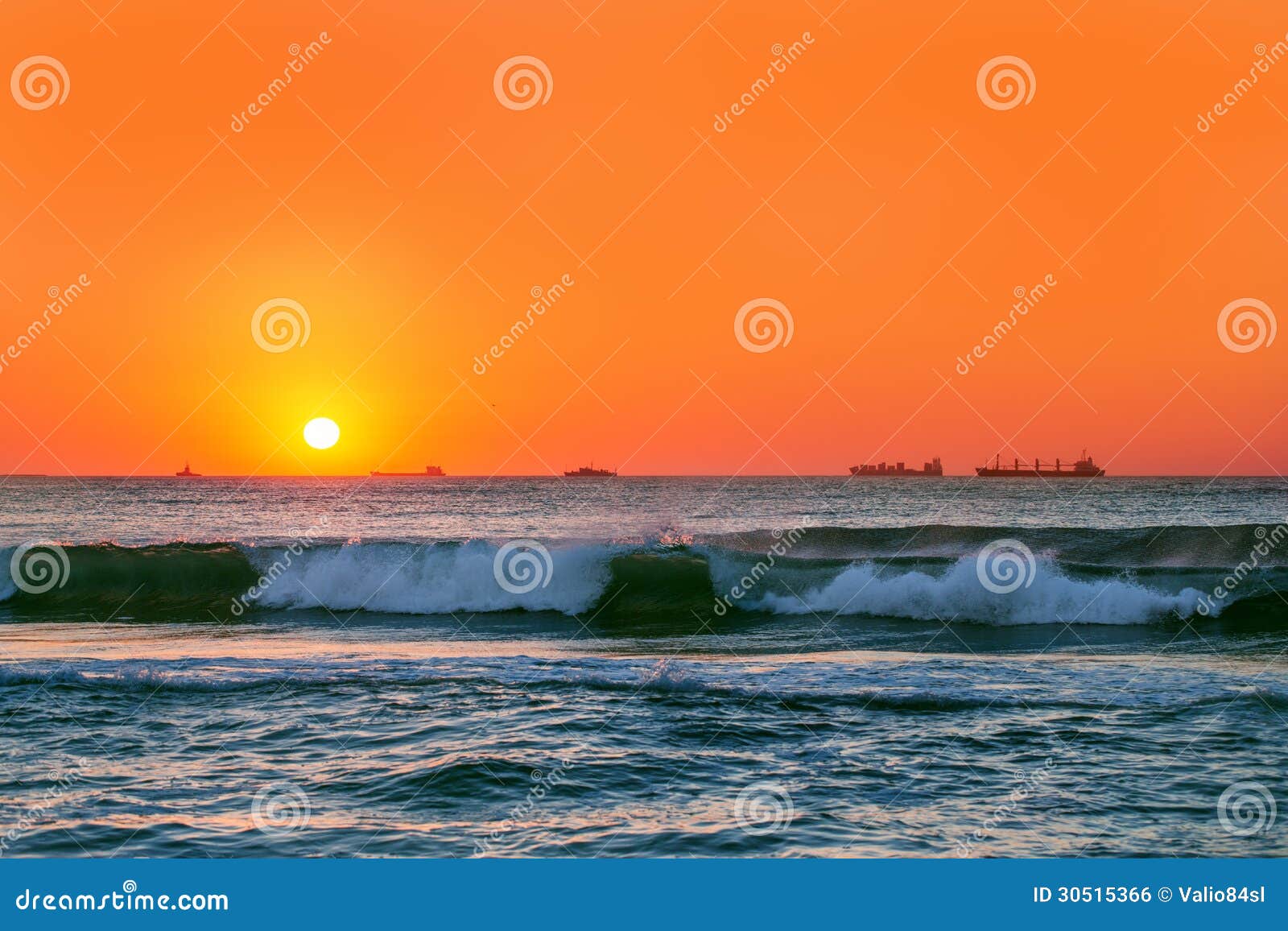 Beautiful Sunrise Over the Horizon Stock Photo - Image of beauty ...
