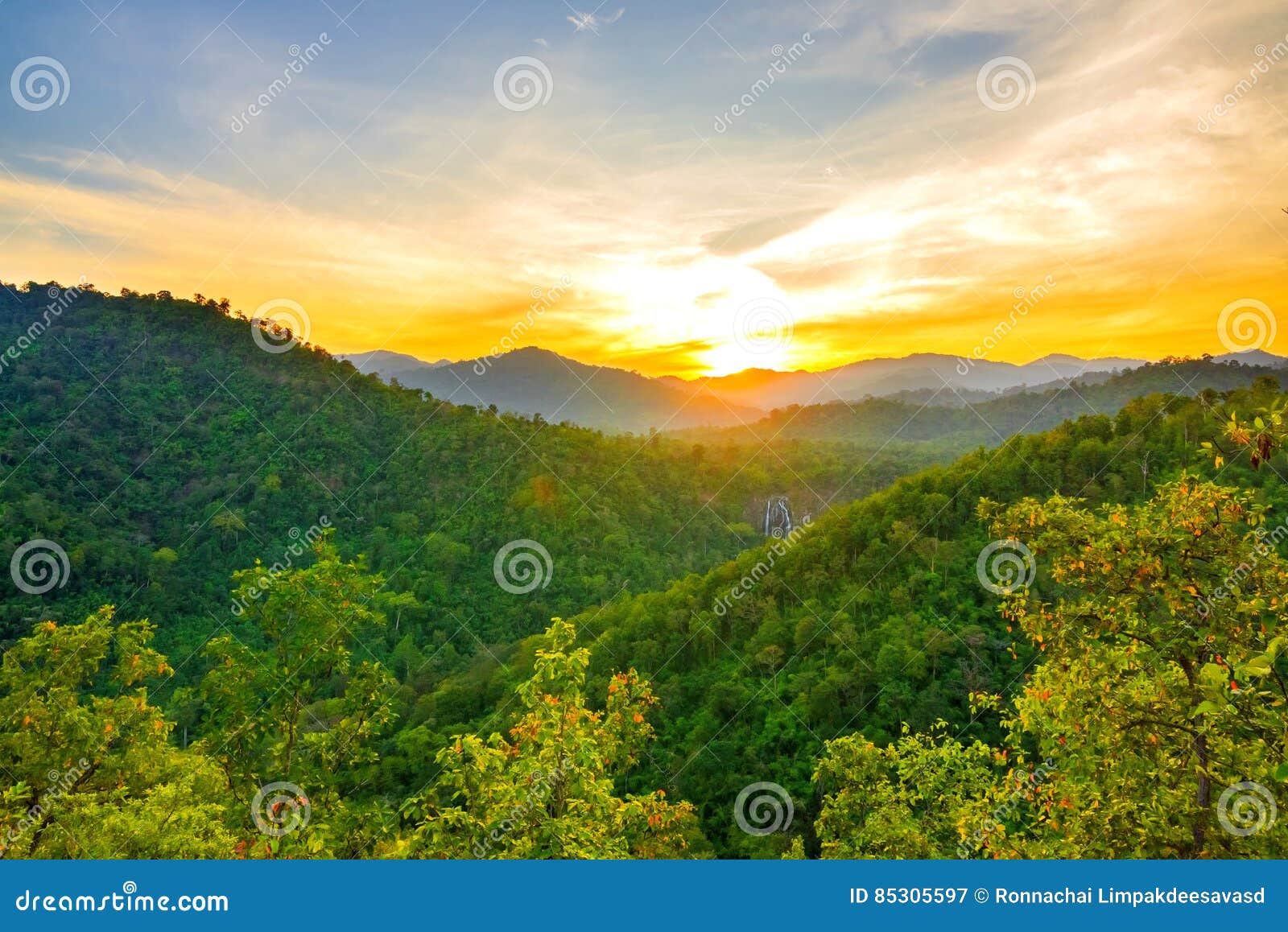 Beautiful Sunrise Over the Mountains Stock Image - Image of idyllic ...