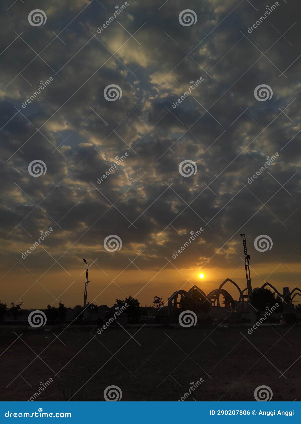 Sunset Di Sebuah Desa Yang Ada Di Kota Singkawang, KalBar. Indonesia ...