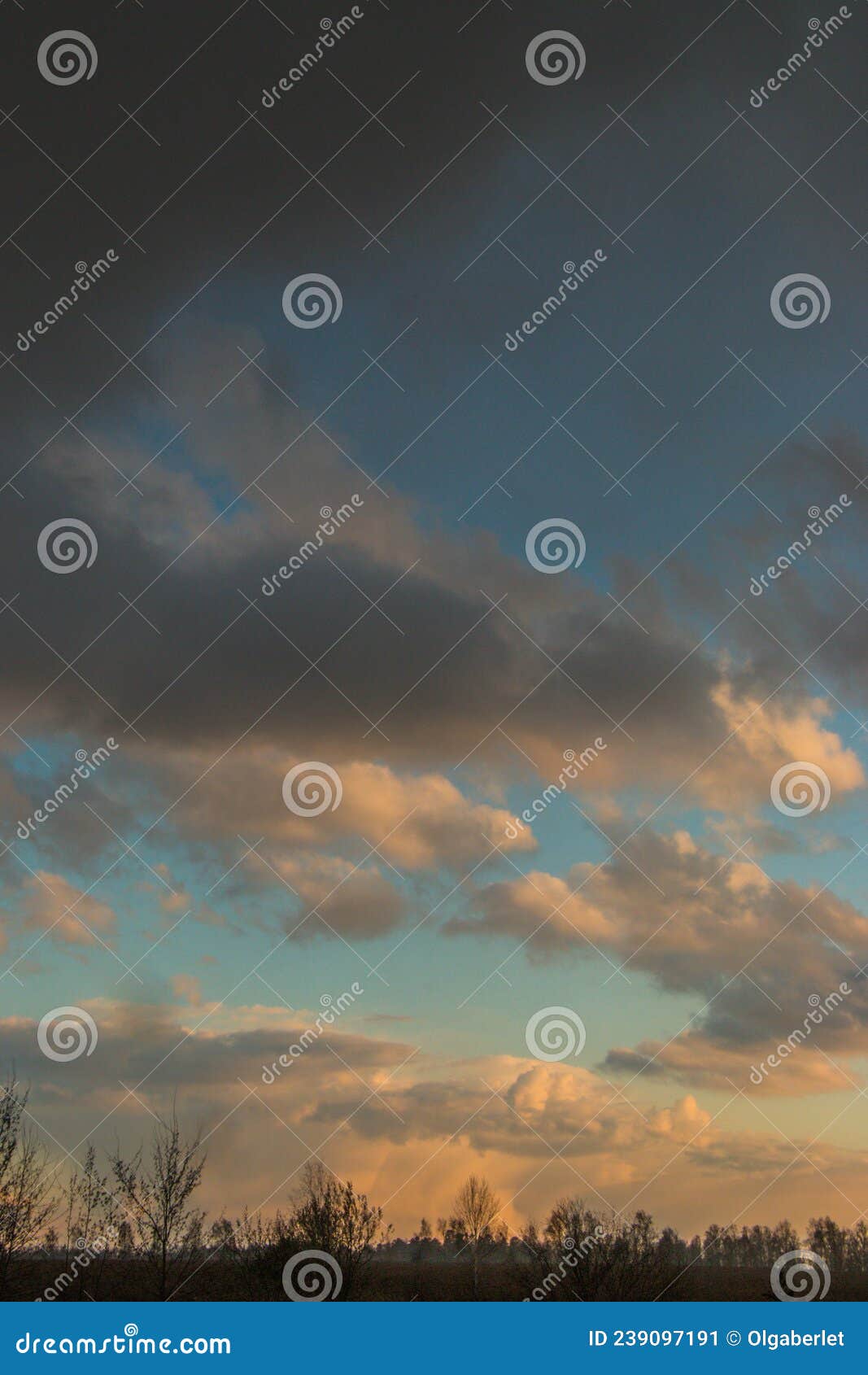 Beautiful Sunset and Dramatic Clouds in the Sky Stock Image - Image of ...