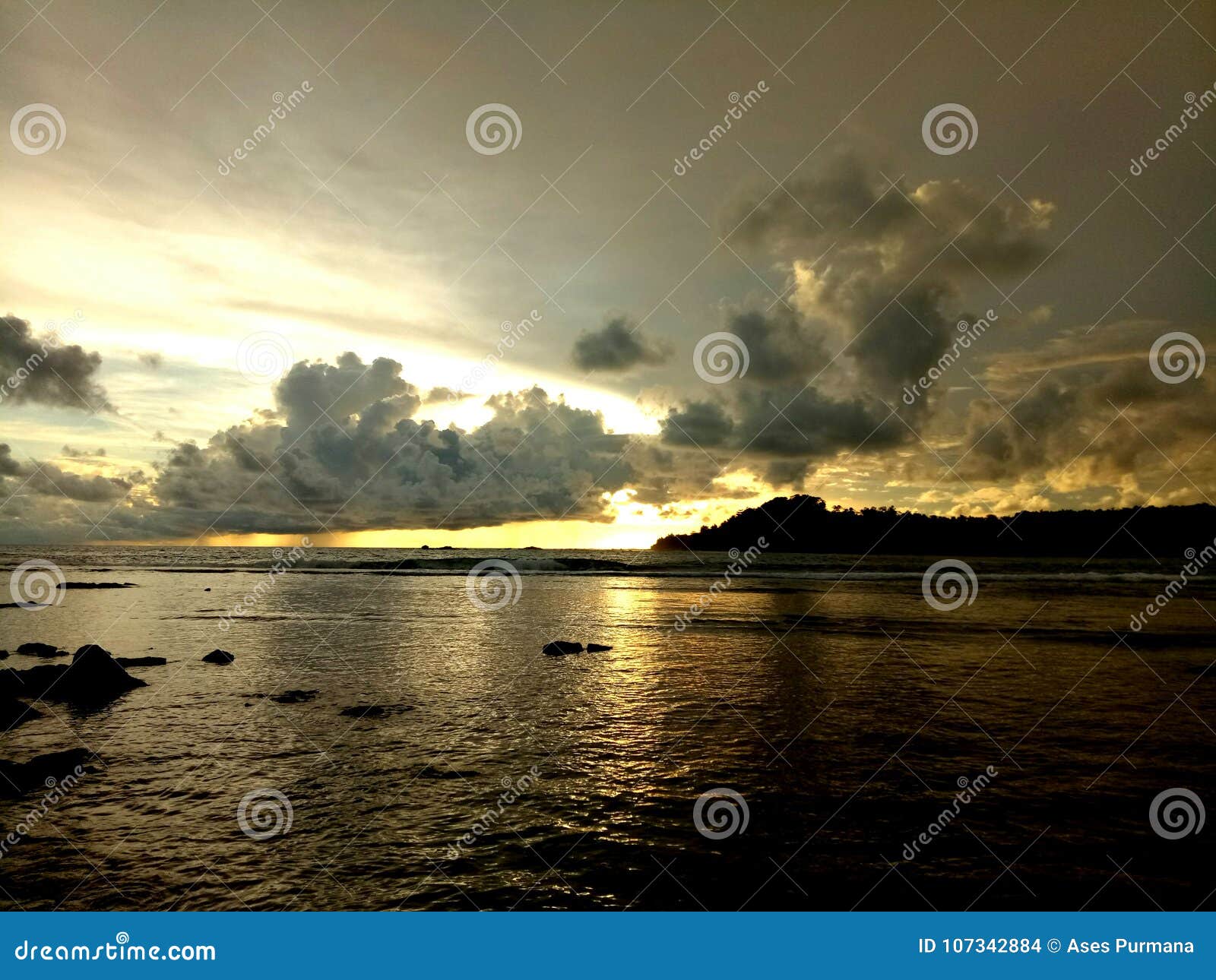 Taraje Beach Photos - Free & Royalty-Free Stock Photos from Dreamstime
