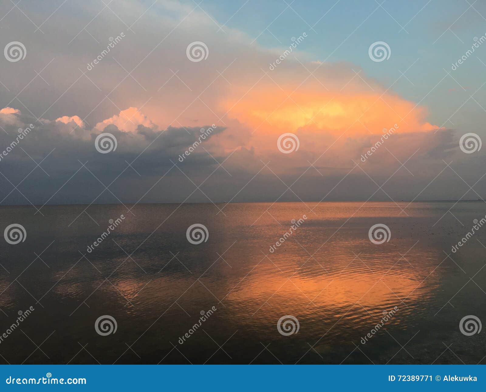 Beautiful Sunset Over Water Stock Image - Image of ocean, horizon: 72389771