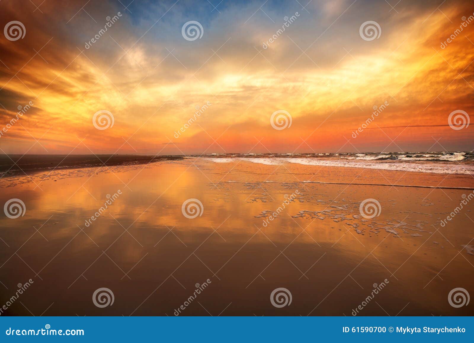 Beautiful Sunset Sky on the Ocean Beach Stock Photo - Image of resort ...