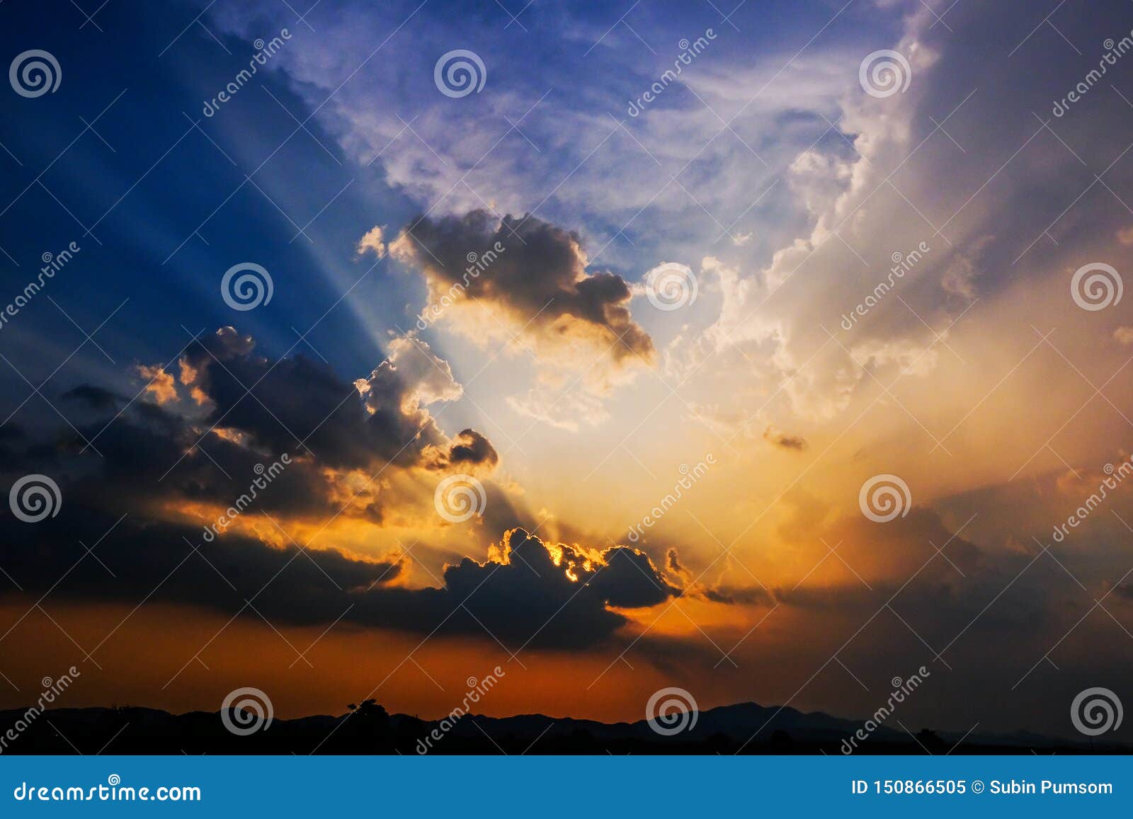 Beautiful Sunset with Striking Beams of Sunlight Stock Image - Image of ...