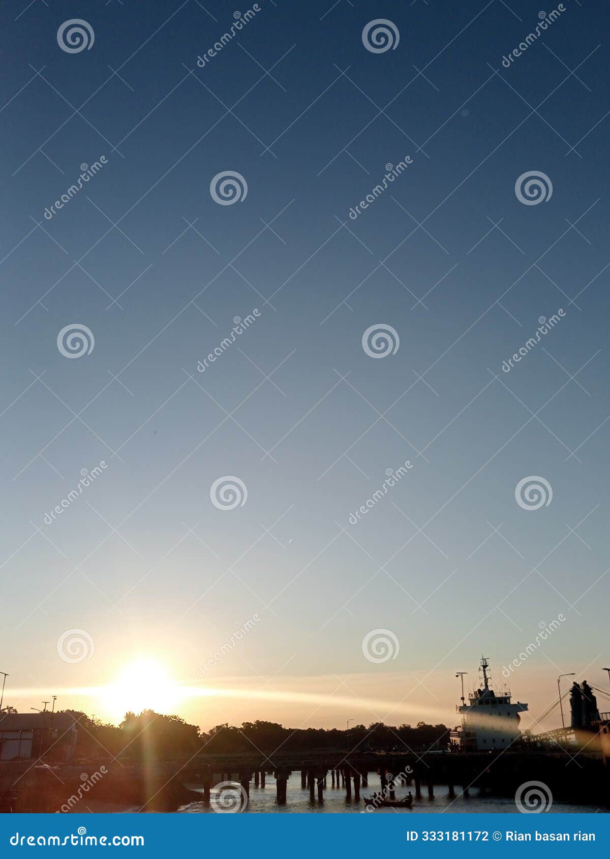 Beautiful Sunsets on Te Beach Stock Photo - Image of sunsets, beautiful ...