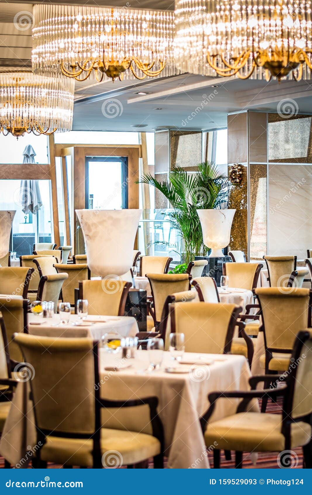 Beautiful Table Settings with Linen Table Cloths and White China Tablle ...