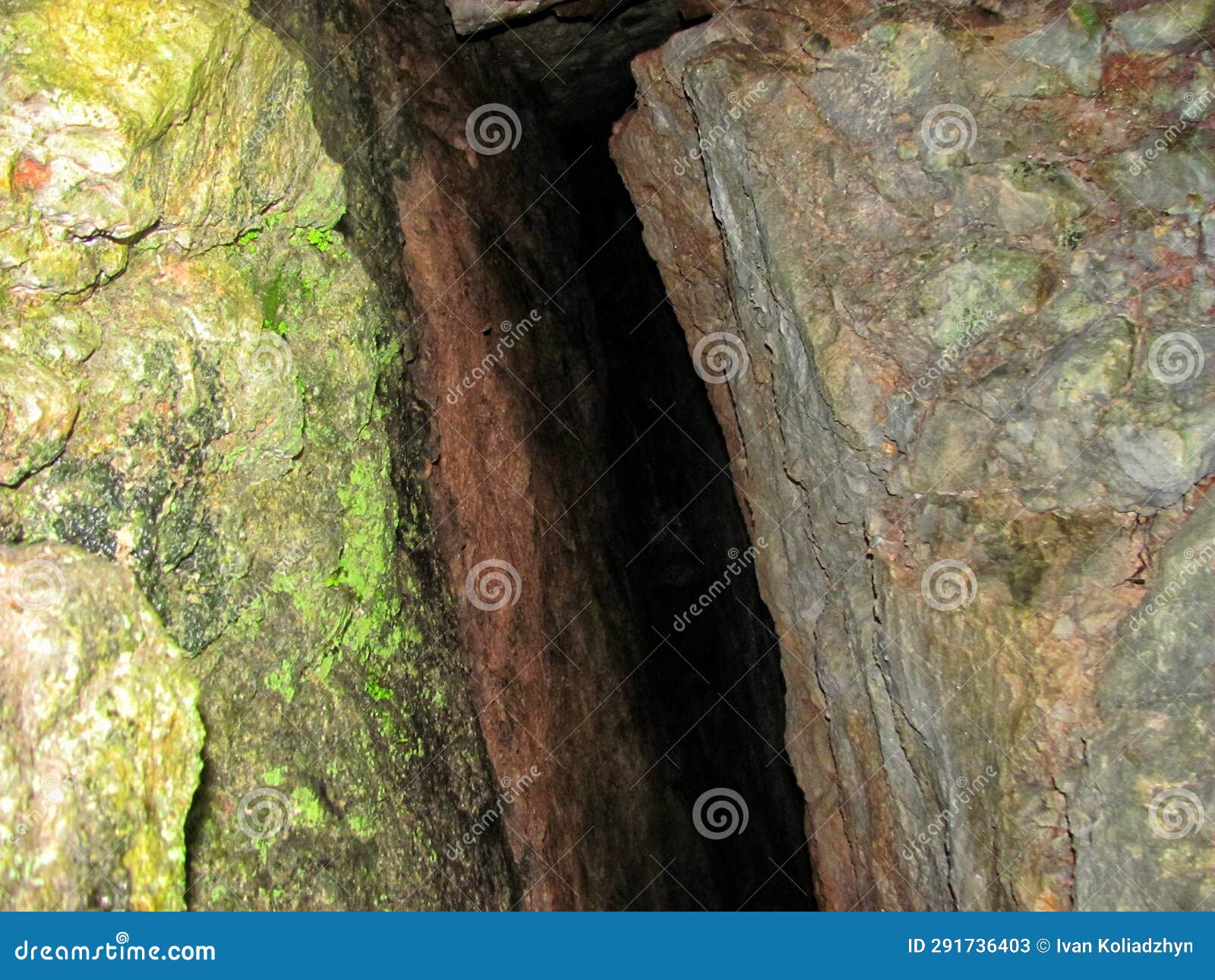 A beautiful cave stock image. Image of dark, crack, nature - 291736403