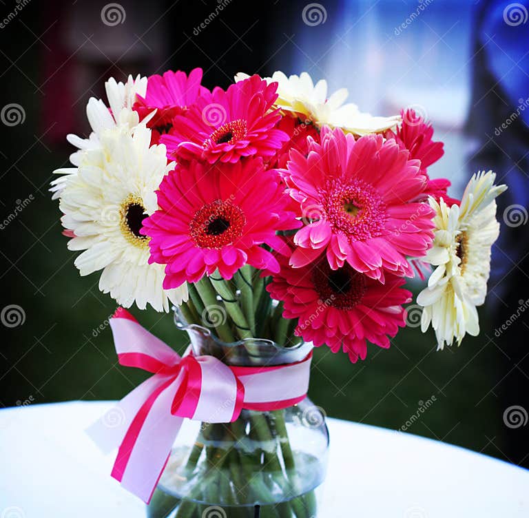 Beautiful Vase of Flowers stock image. Image of white, flora - 353171