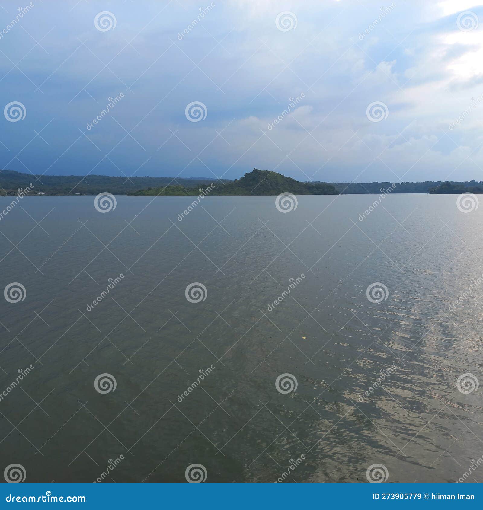 Beautiful View of the Lakeside in the Evening Stock Image - Image of ...