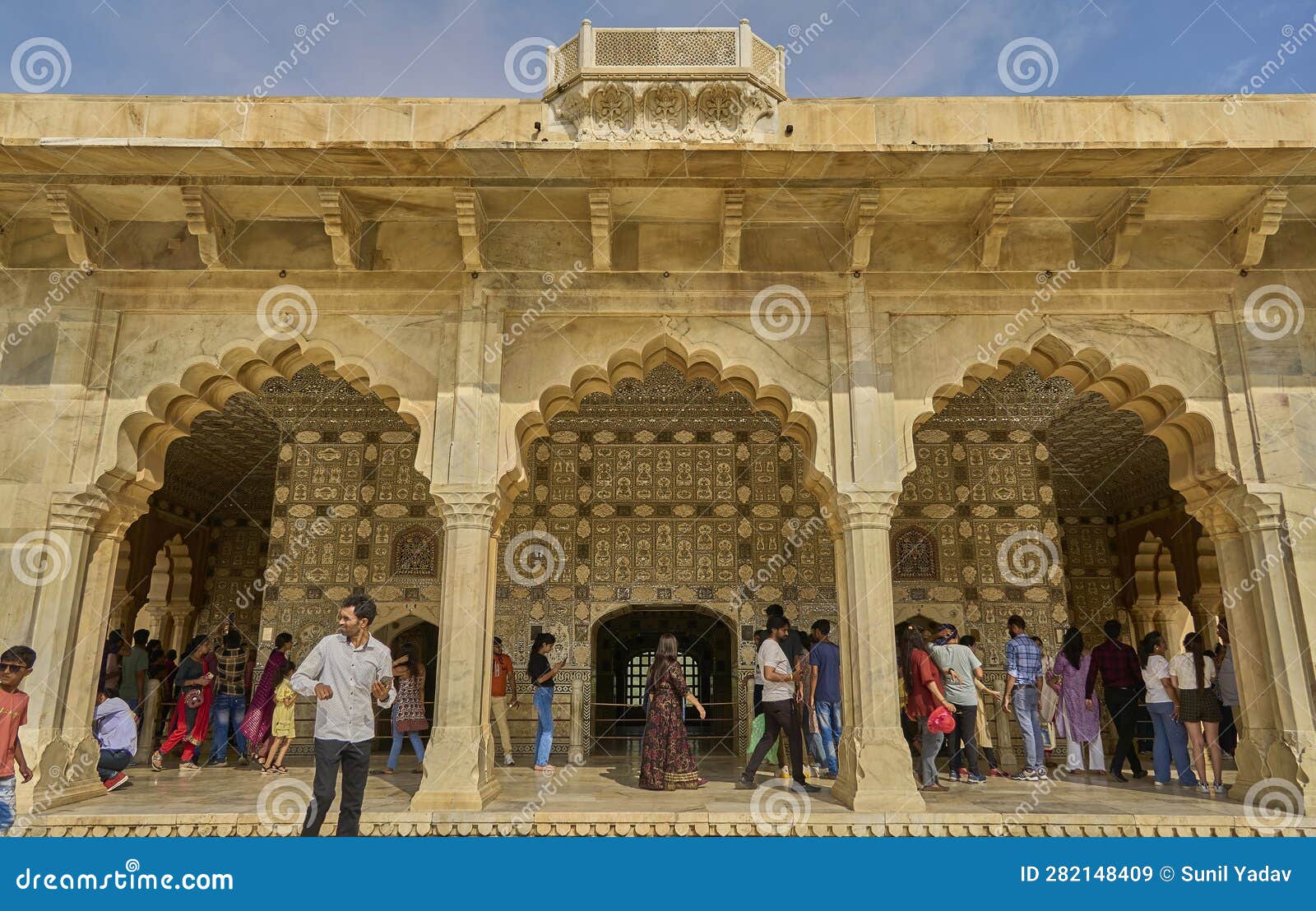 Sheesh Mahal Building And Garden At The Amber Fort In Jaipur Editorial ...