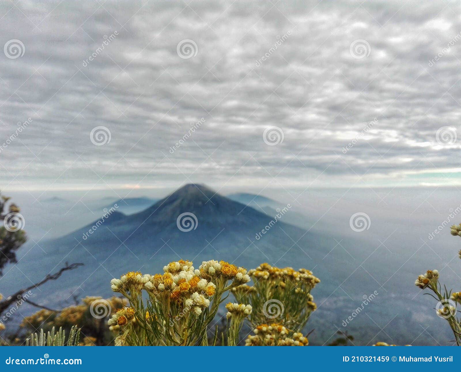 A Beautiful View of Sindoro Mountain Stock Image - Image of beautiful ...