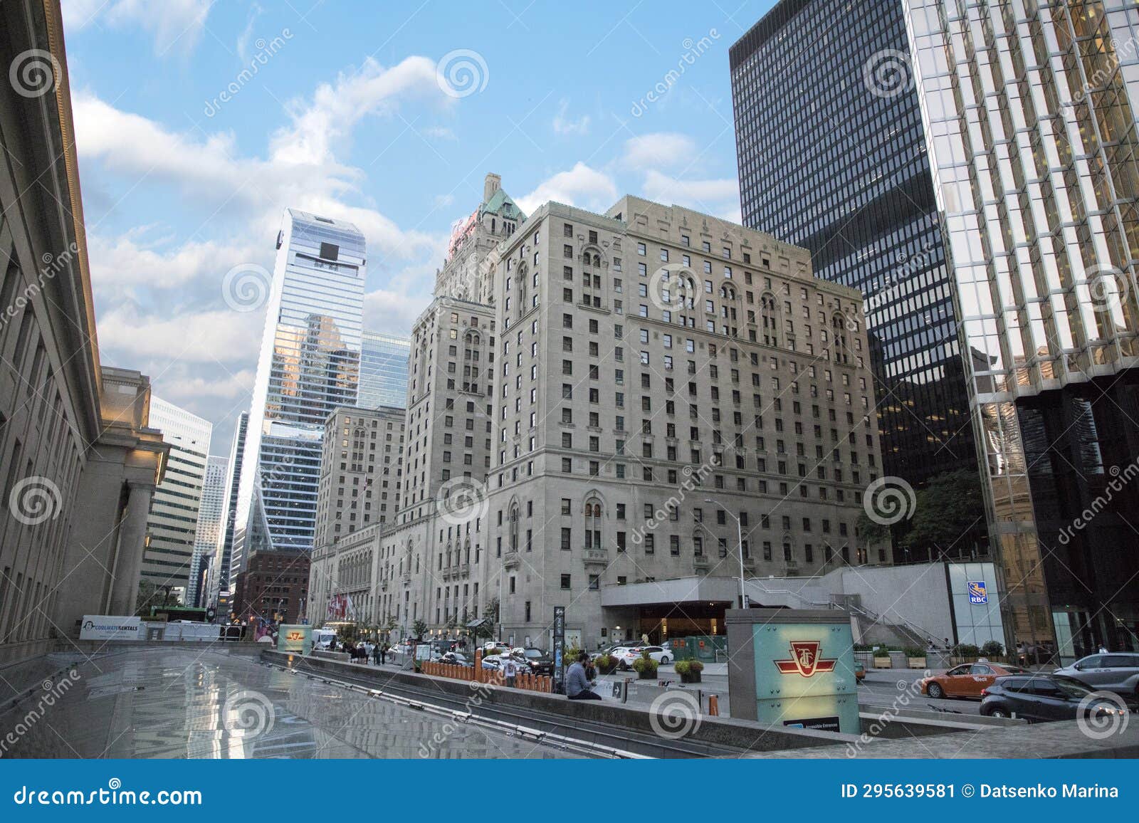 Beautiful View of the Street in Downtown Toronto Editorial Photo ...