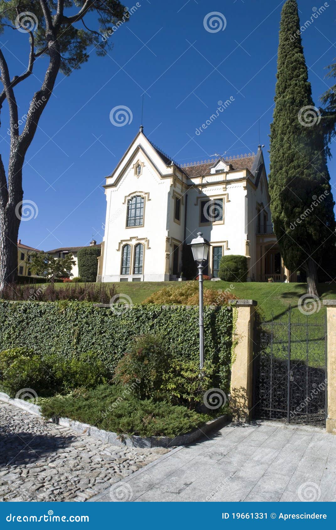 Beautiful villa stock image. Image of italy, lake, holiday - 19661331