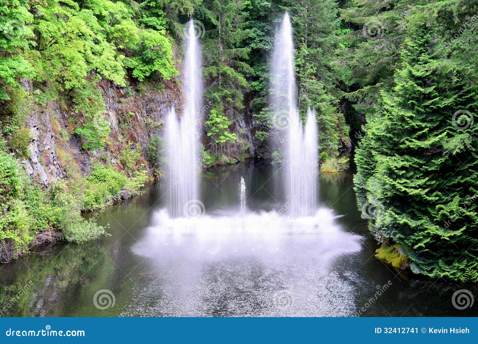 Beautiful water fountain stock image. Image of beautiful - 32412741