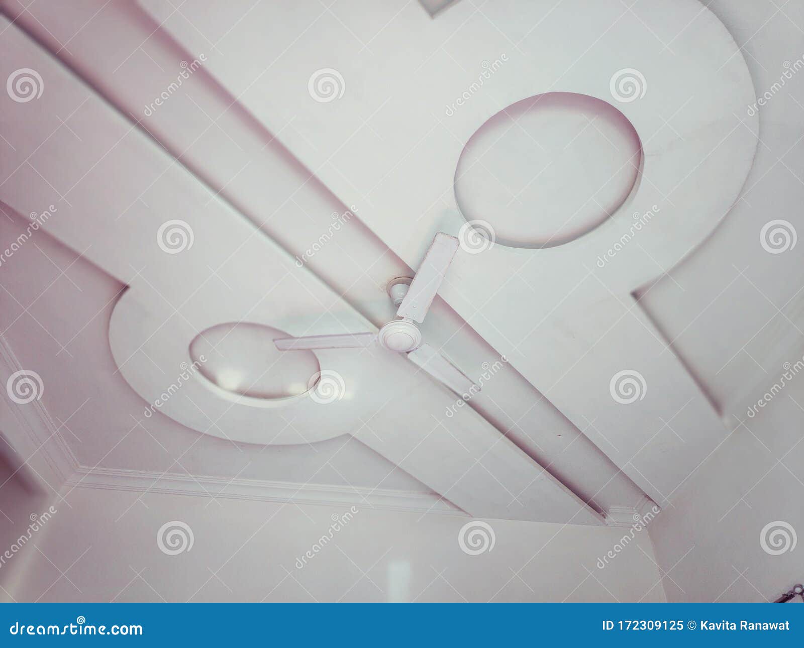 Beautiful White Ceiling Design in Room Stock Image - Image of circle ...