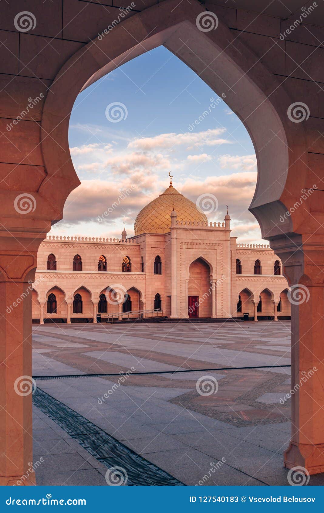 Beautiful White Mosque at Sunset. Stock Image - Image of namaz, allah ...