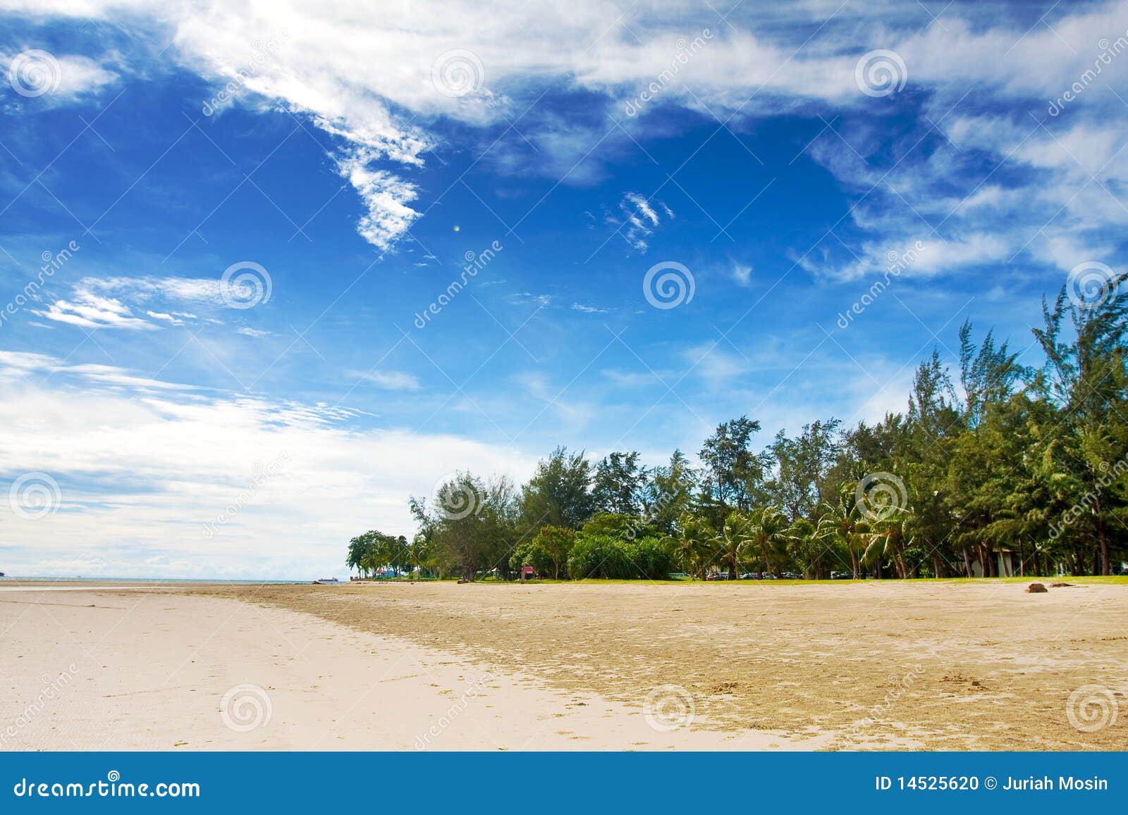 Beautiful Wide Sandy Beach with Blue Skies Stock Photo - Image of ...