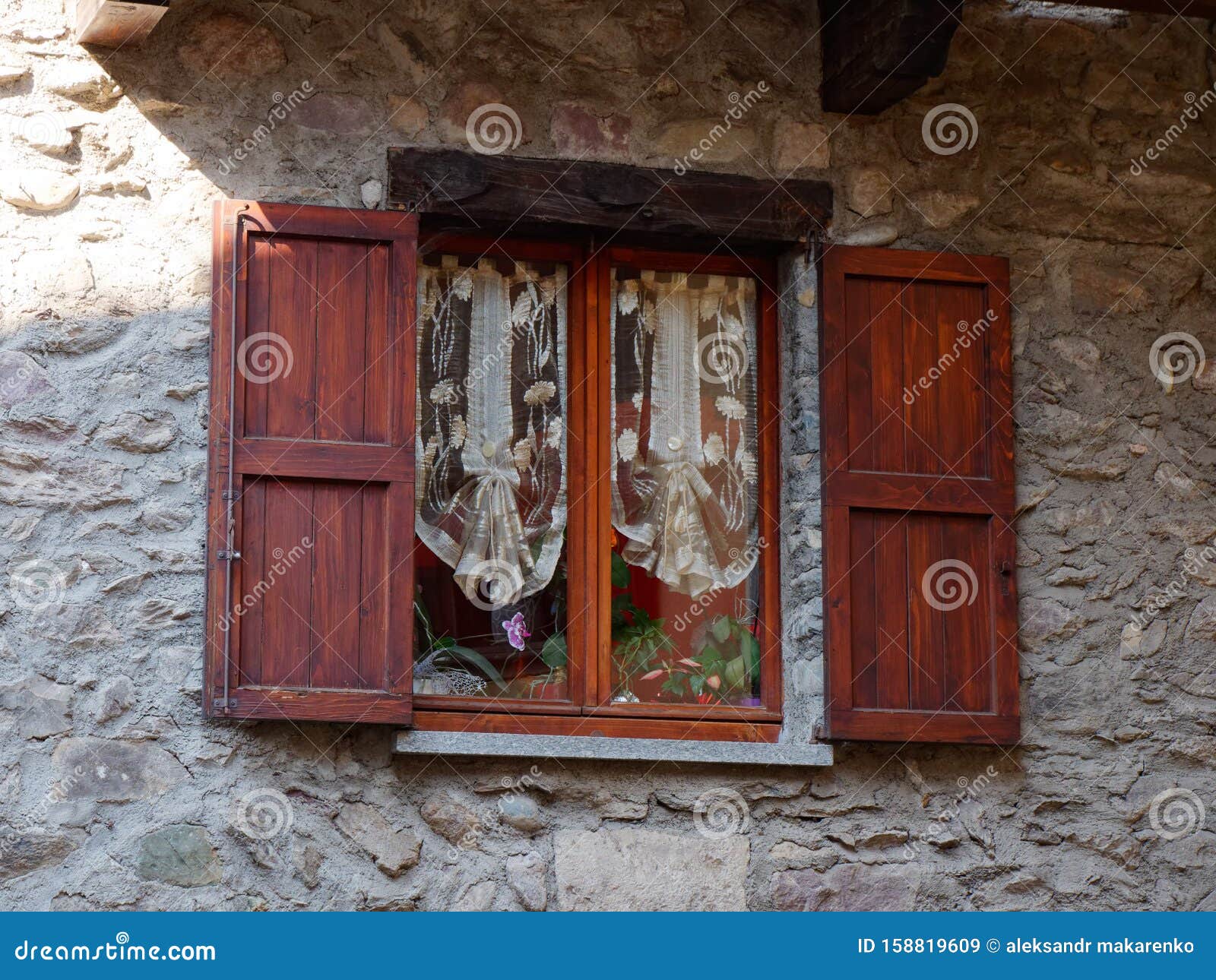 Beautiful Window with Greenery on the Wall of an Italian House Stock ...