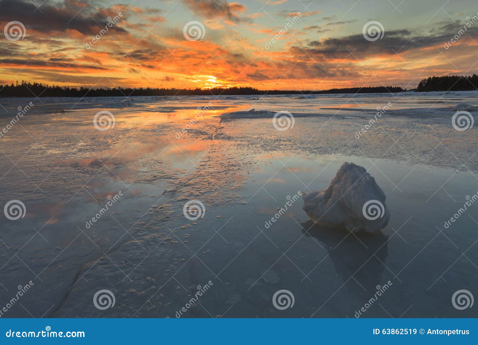 Beautiful winter evening stock image. Image of freeze - 63862519