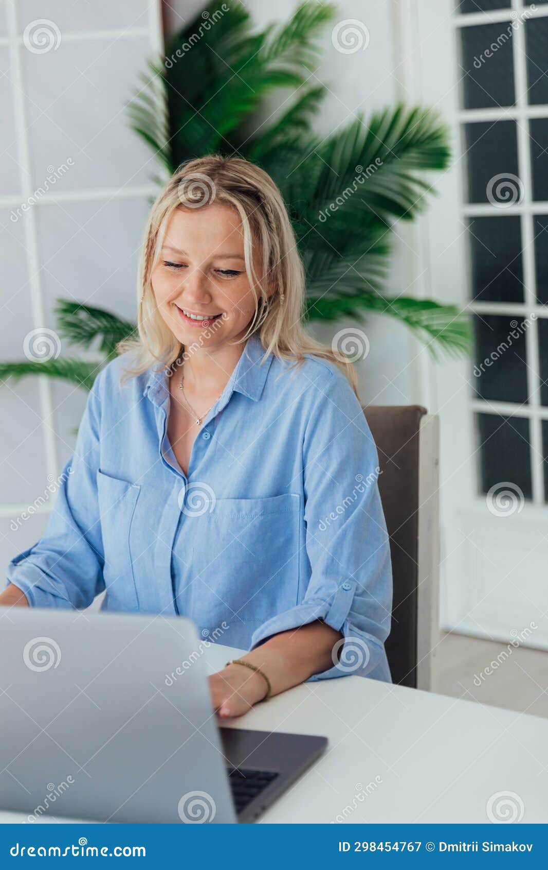 Beautiful Woman In Business Suit Working On Laptop Stock Image Image