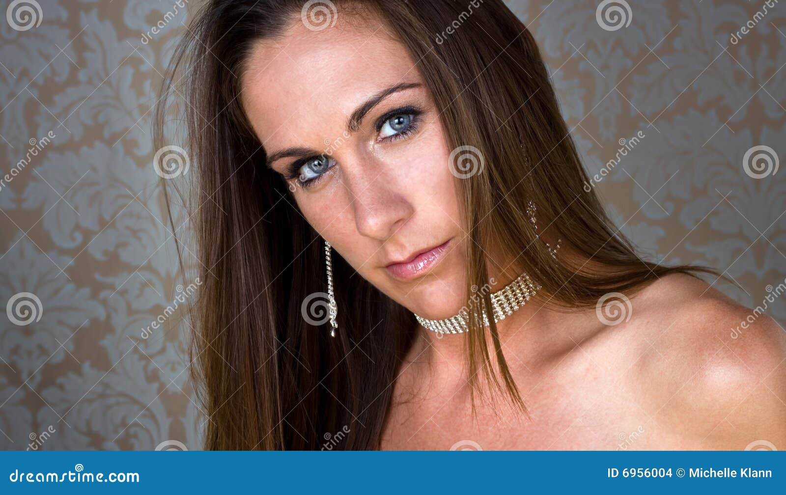 Beautiful Woman in Her 20 S Stock Photo - Image of model, pretty: 6956004