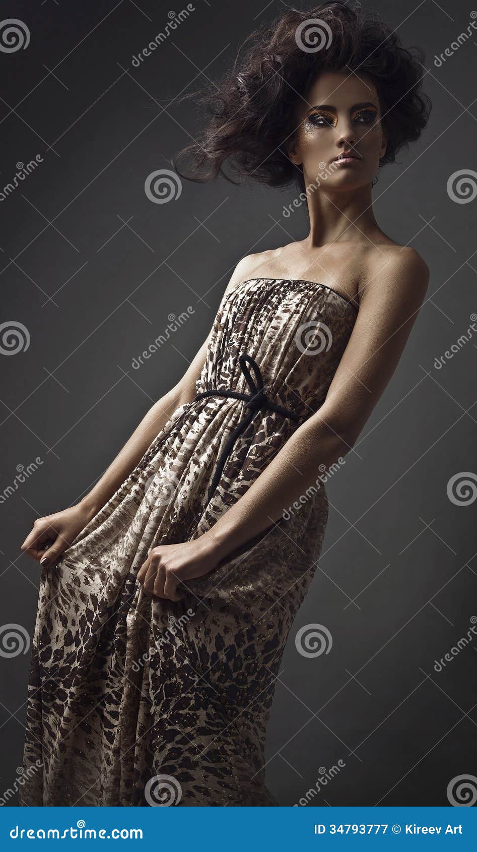 Beautiful Woman Pose in Studio. Stock Image - Image of beauty ...