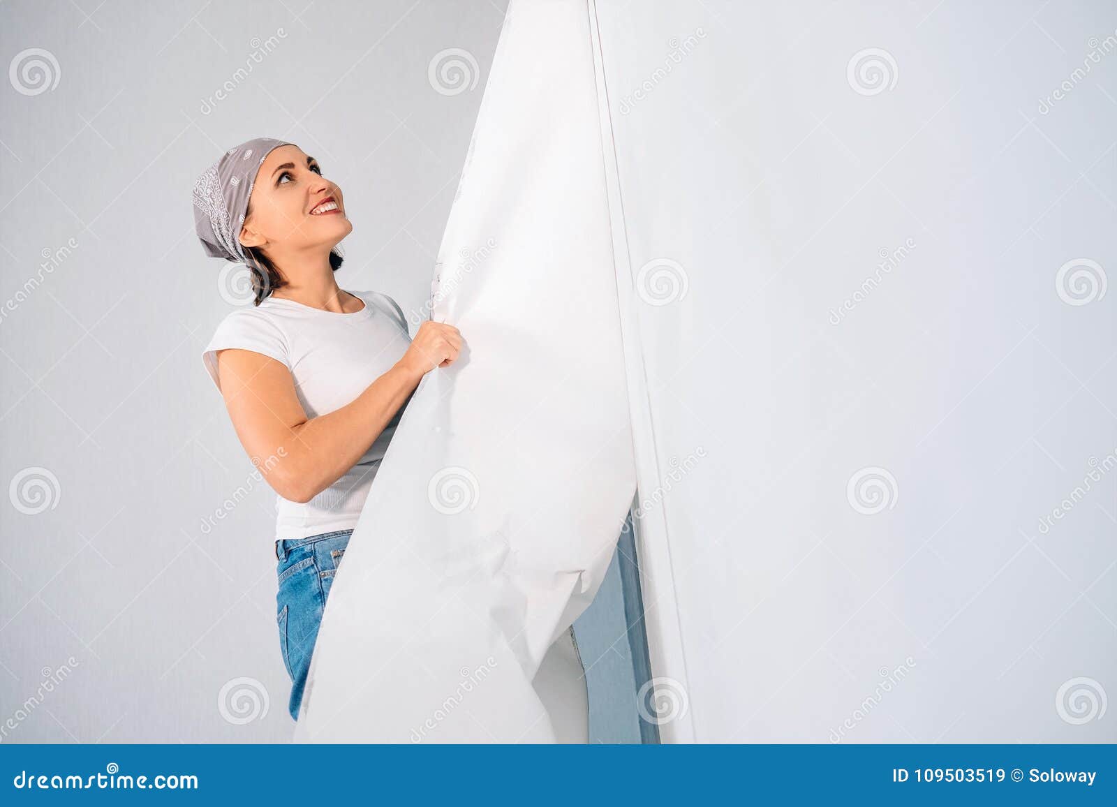 Beautiful Woman Take of the Room Wallpapers Stock Image - Image of flat ...