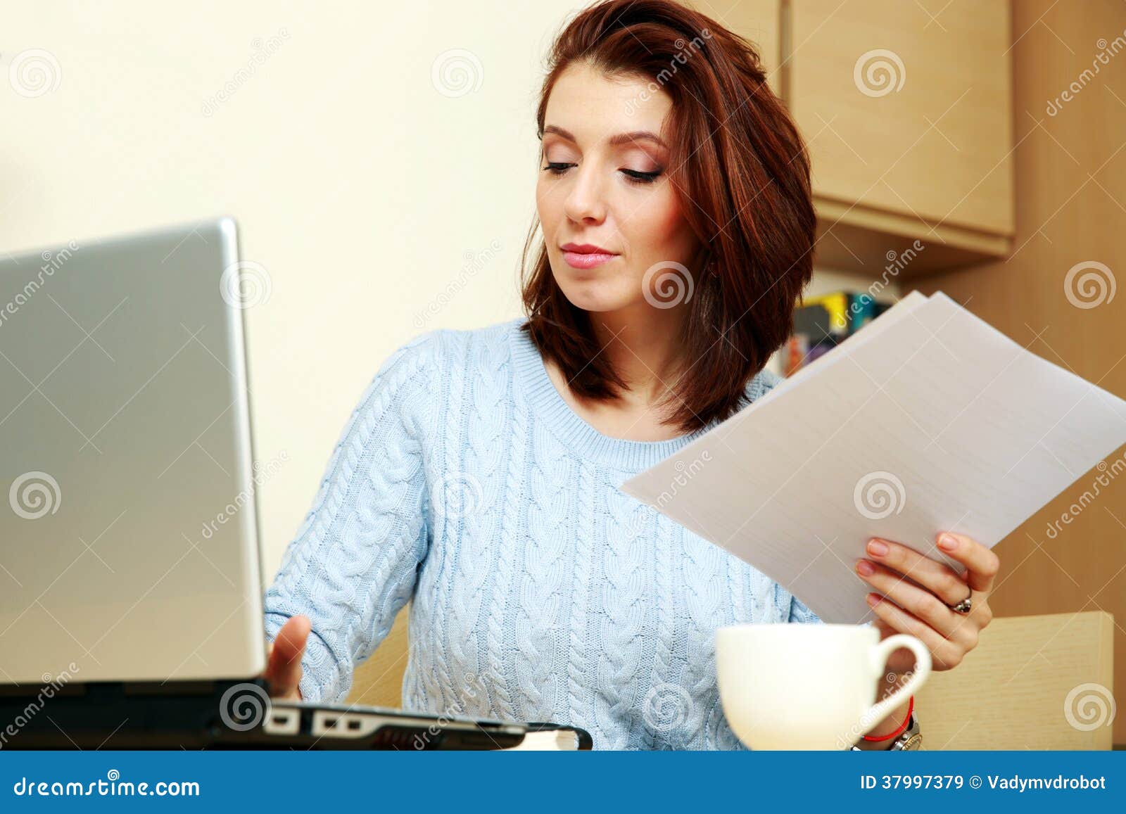 Beautiful woman working stock image. Image of portrait - 37997379