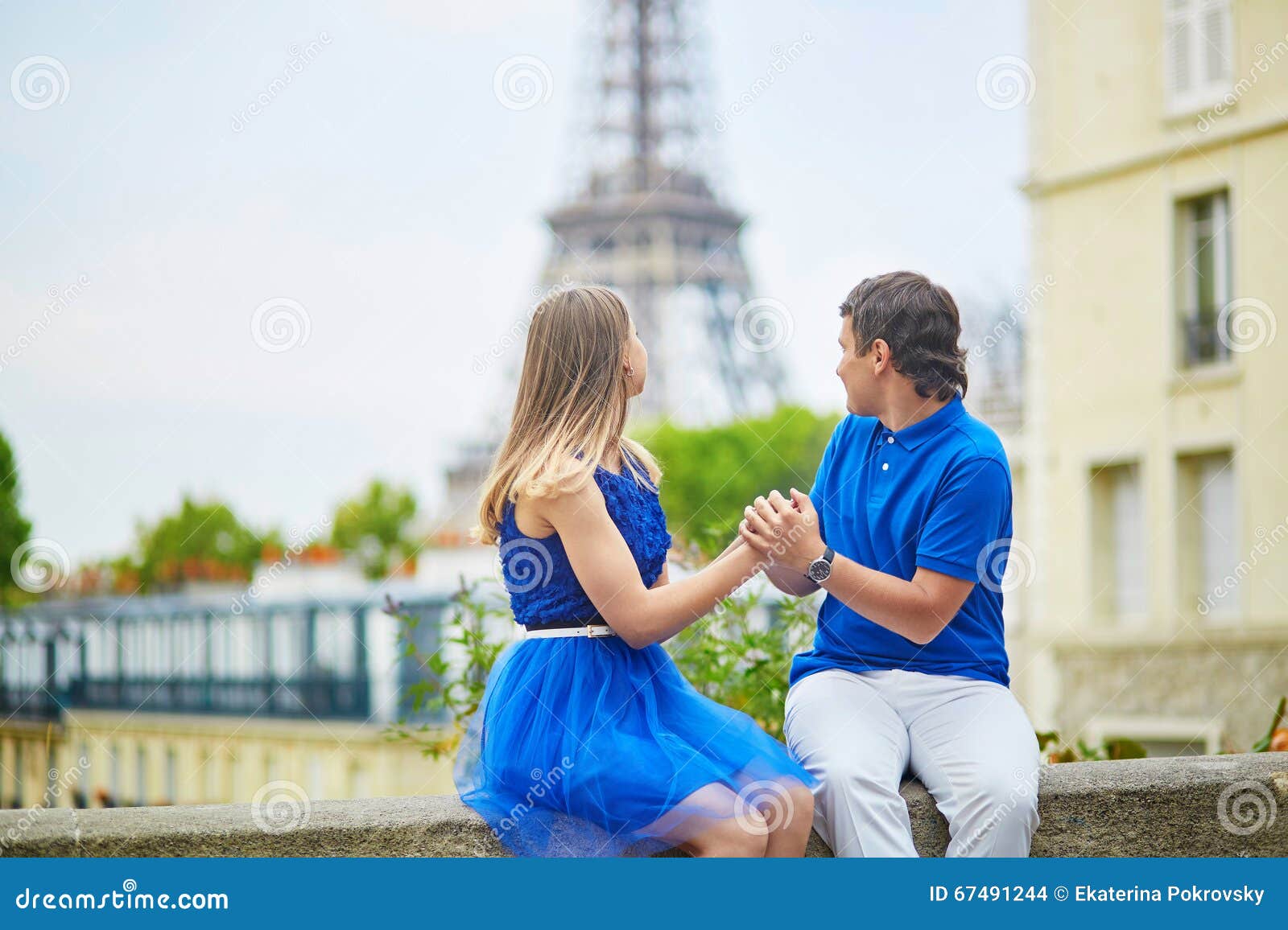 Beautiful Young Dating Couple in Paris Stock Photo - Image of paris ...