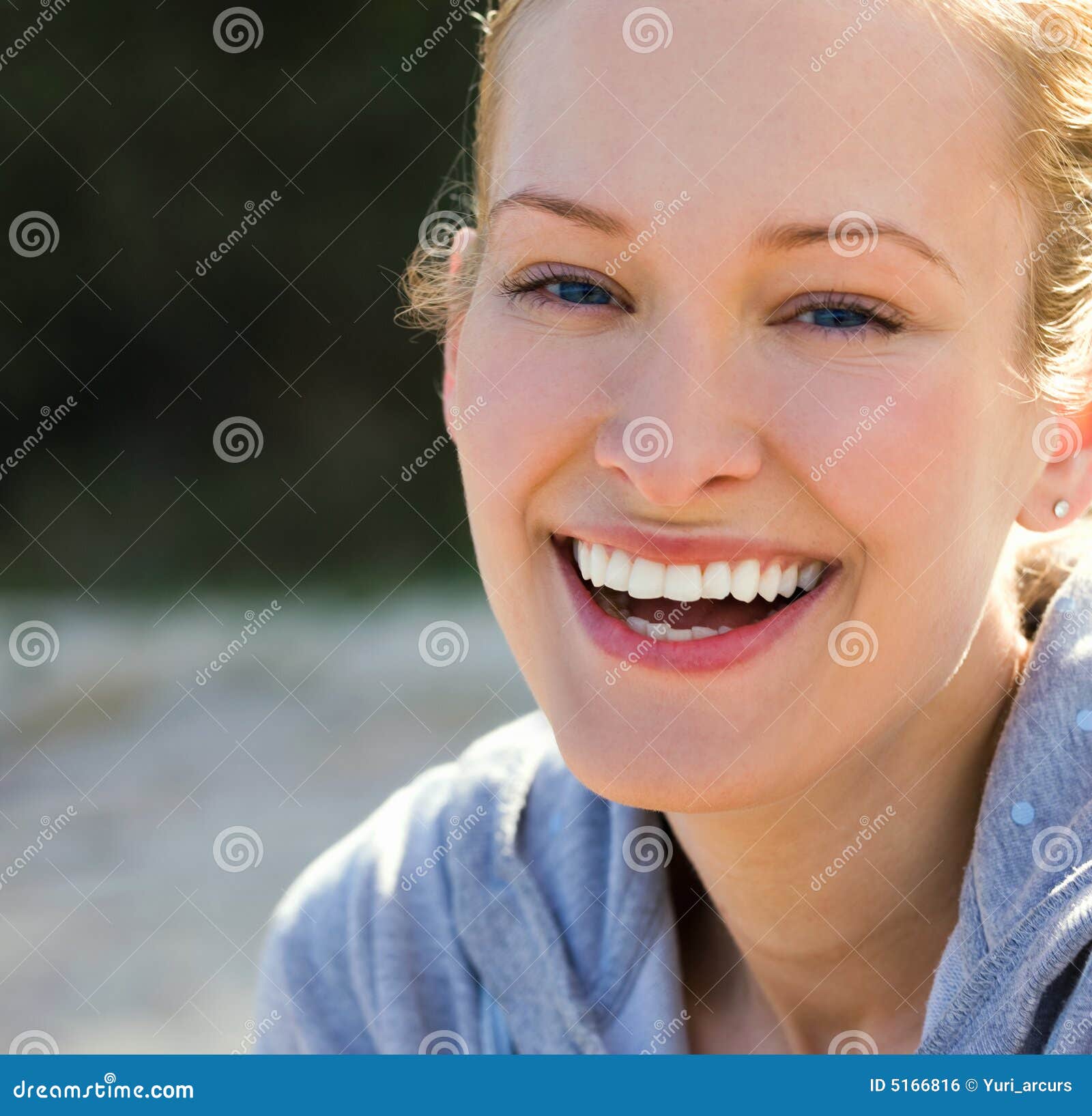 Royalty Free Stock Image: Beautiful young girl laughing. Image: 5166816