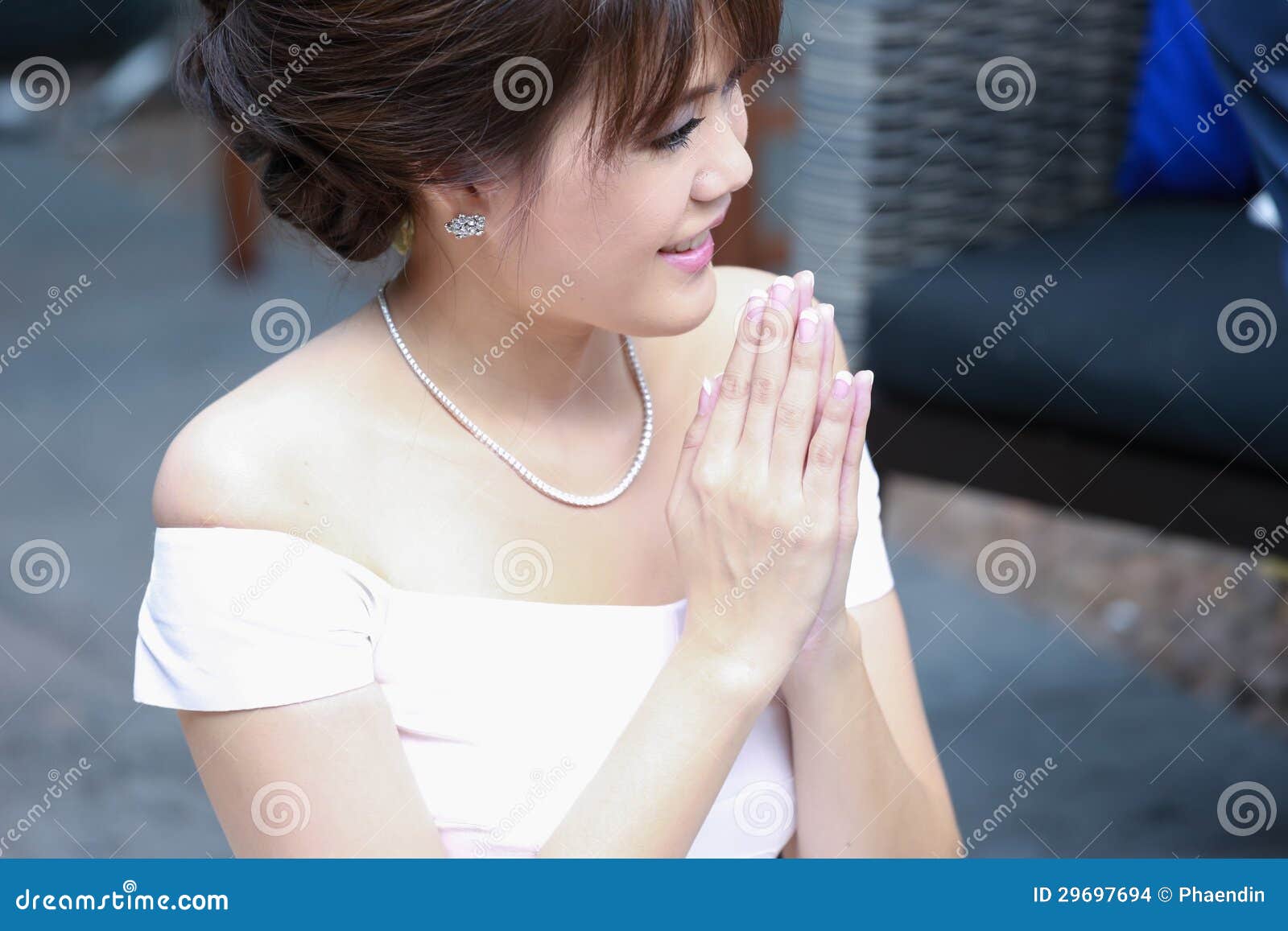 A Beautiful Young Lady Greeting in Thai Style Stock Photo - Image of ...