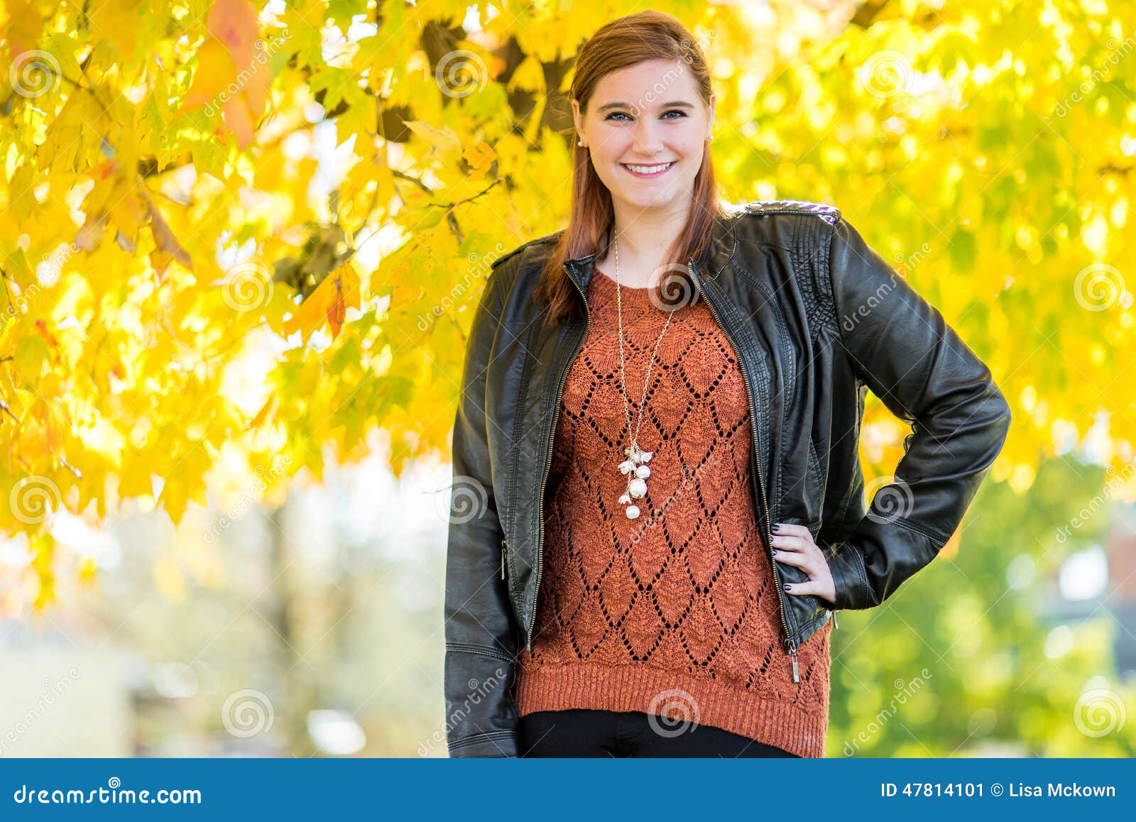 Beautiful Young Woman in the Fall Stock Image - Image of tree, body ...