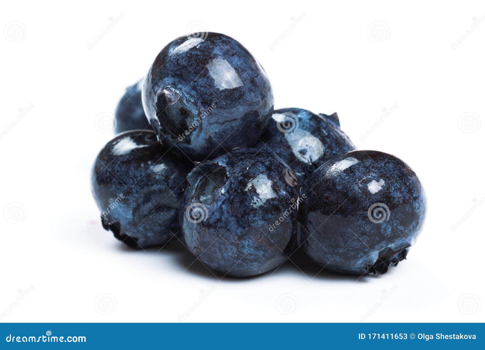 A Beautifull Handful of Blueberries in Close-up on White Background ...