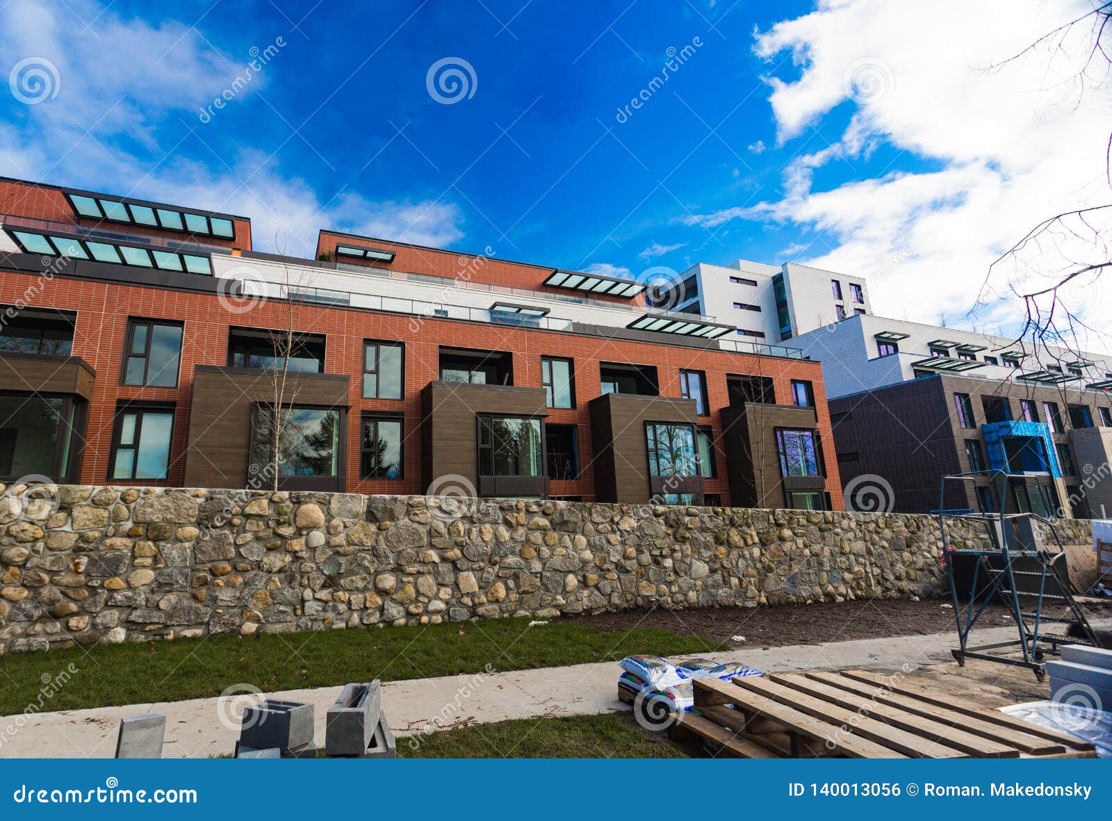Beautiful Townhomes New Development. Modern Apartment Complex Under ...
