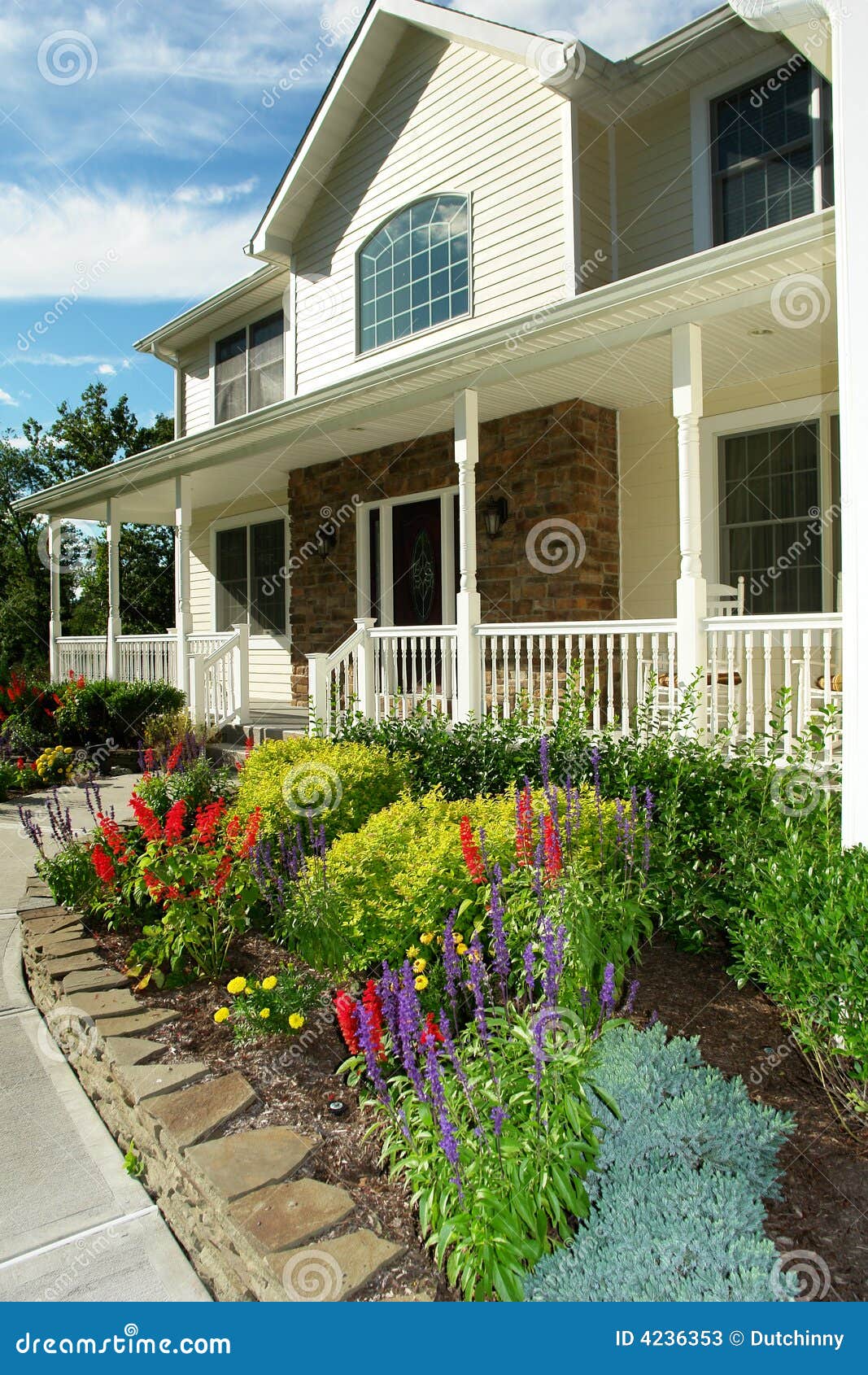 Beautifully Landscaped Home Stock Image - Image of large, building: 4236353