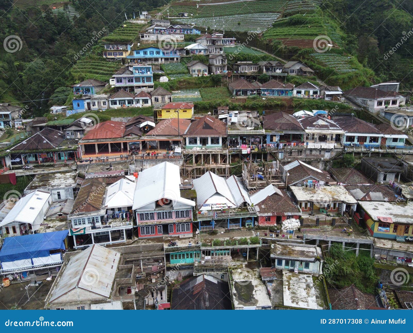 The Beauty of the Architecture of the Arrangement of Terraced Houses of ...