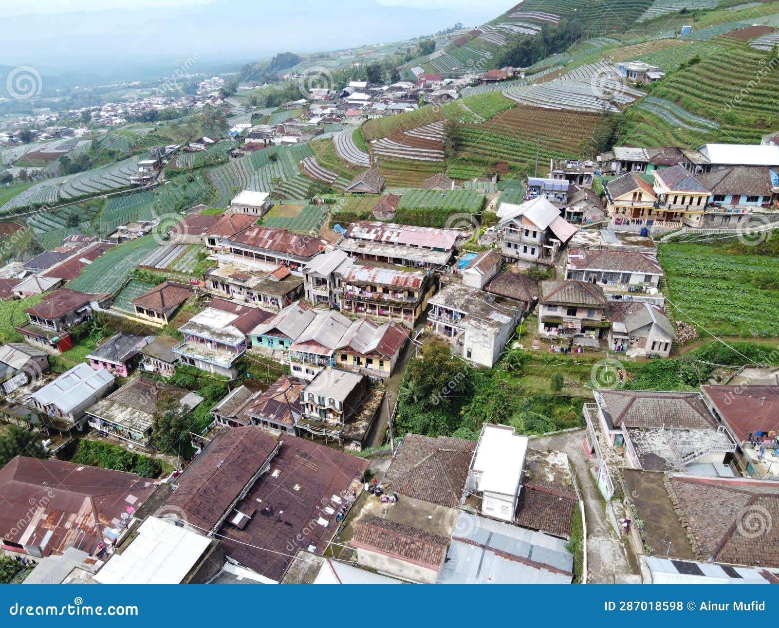 The Beauty of the Architecture of the Arrangement of Terraced Houses of ...