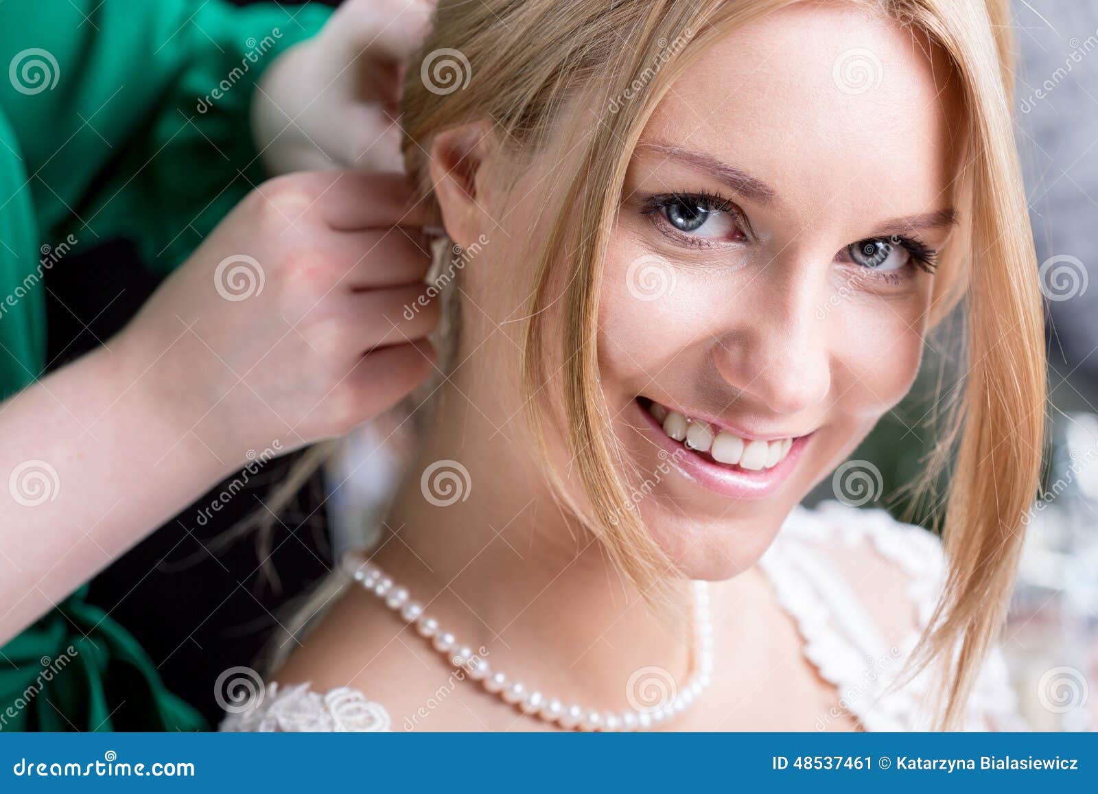 Beauty Bride before Wedding Stock Image - Image of makeup, celebration ...