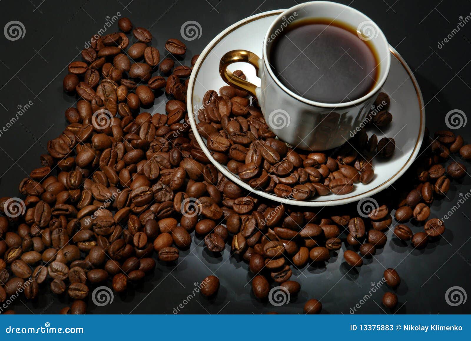 Beauty cup of coffee stock image. Image of beam, background - 13375883