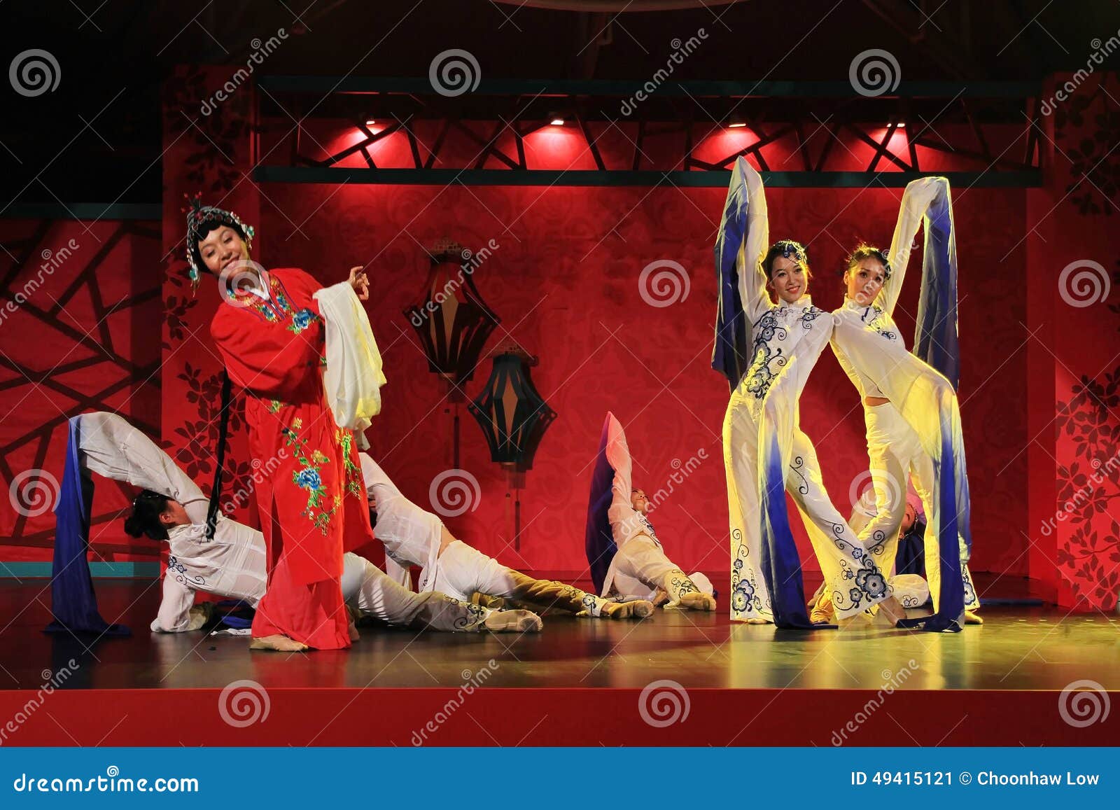 Beauty and the dynamic 1 editorial photo. Image of travel - 49415121