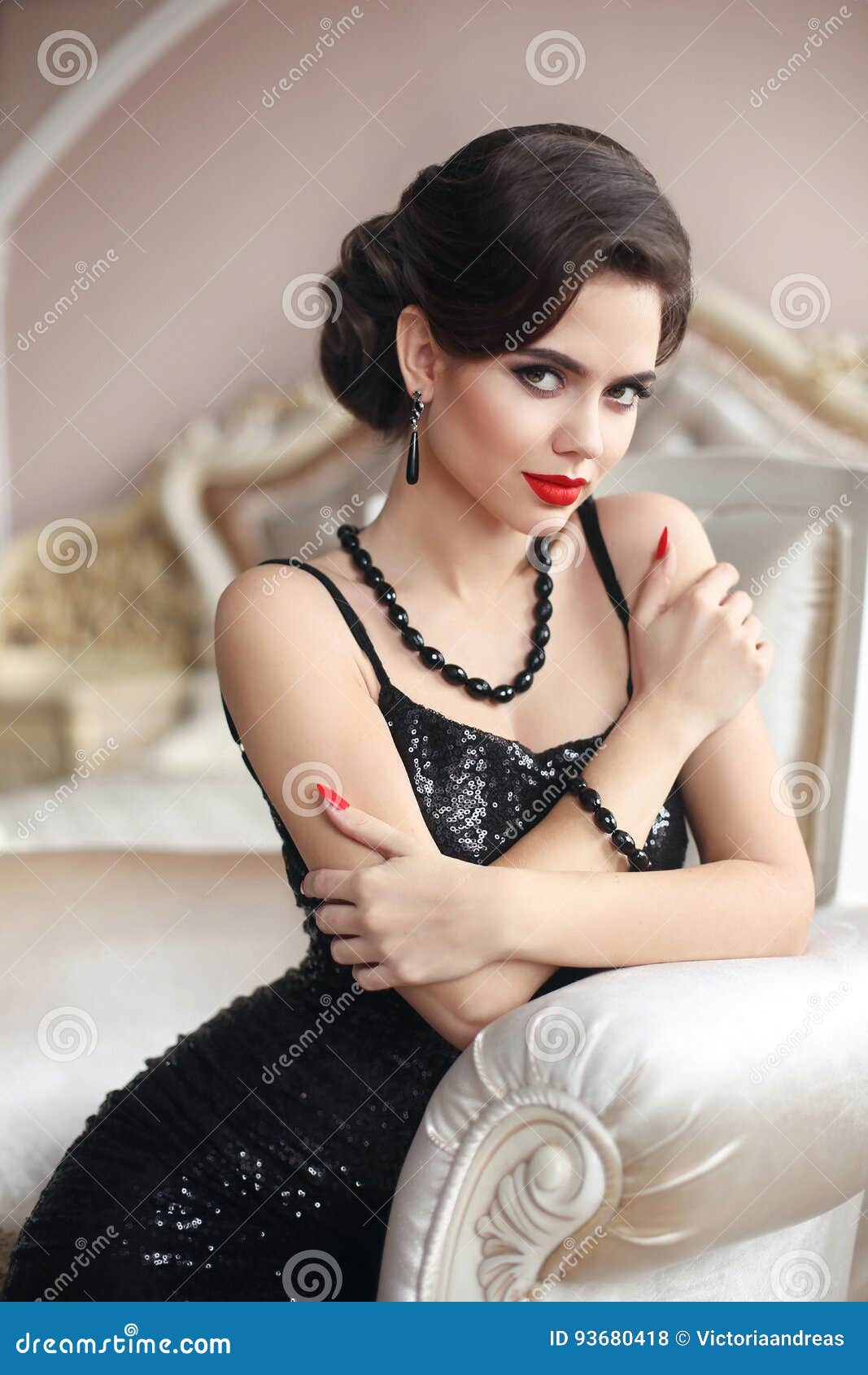 Beauty Fashion Elegant Brunette Woman With Red Lips Makeup Retro
