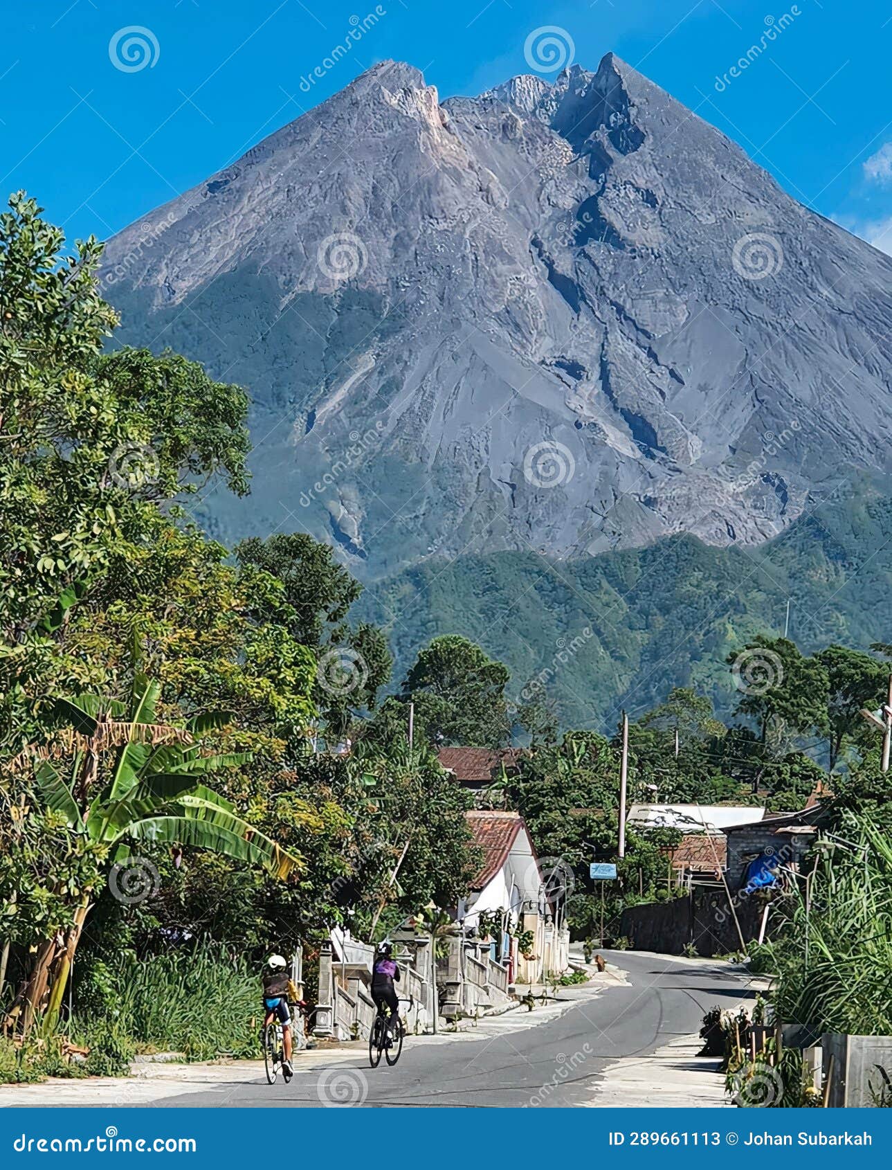 Close Up Merapi mount editorial stock photo. Image of ridge - 289661113