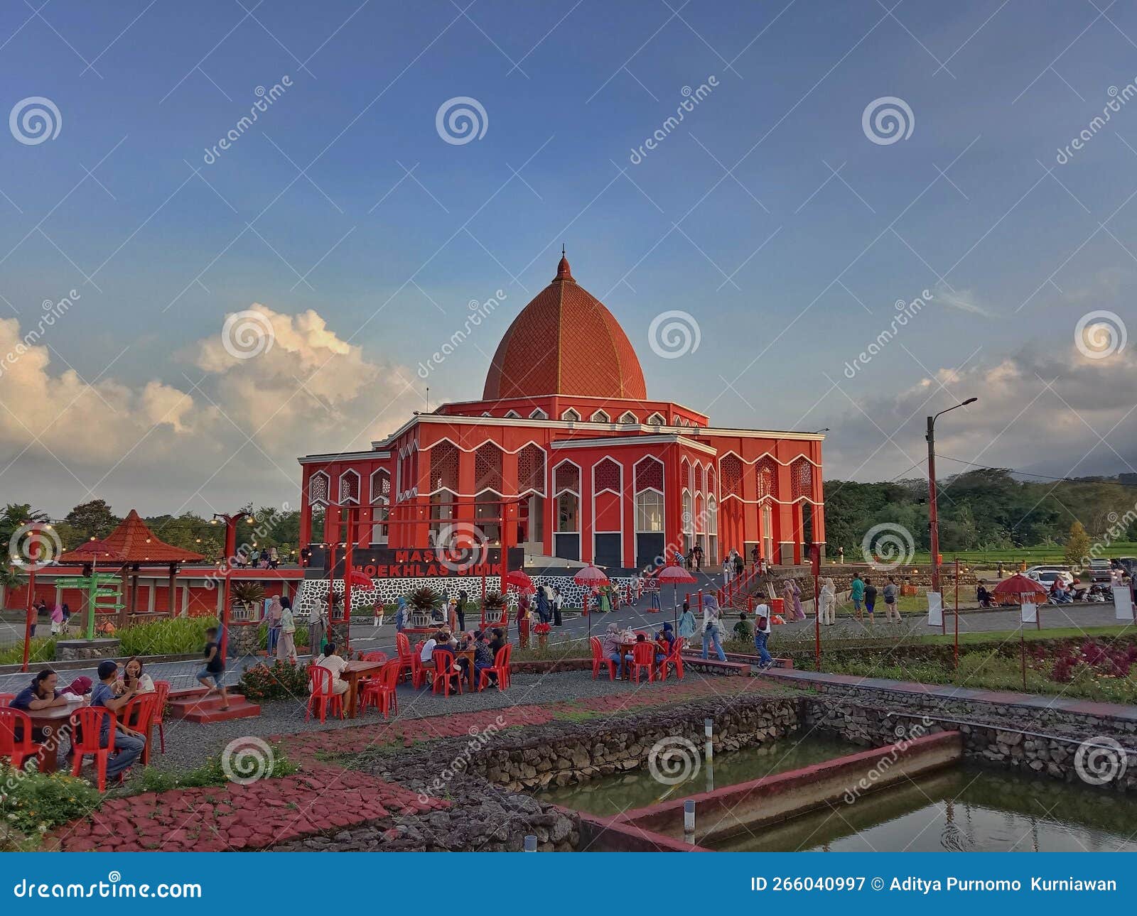 The Beauty of the Red Mosque Editorial Photography - Image of palace ...