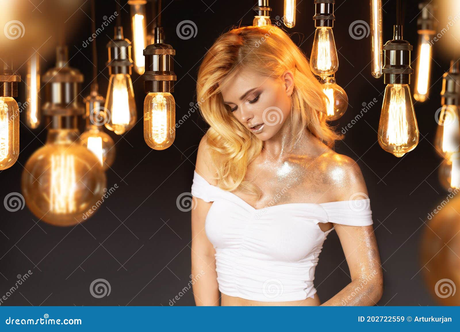 Beauty Woman with Light Bulbs Stock Image - Image of makeup, expressive ...