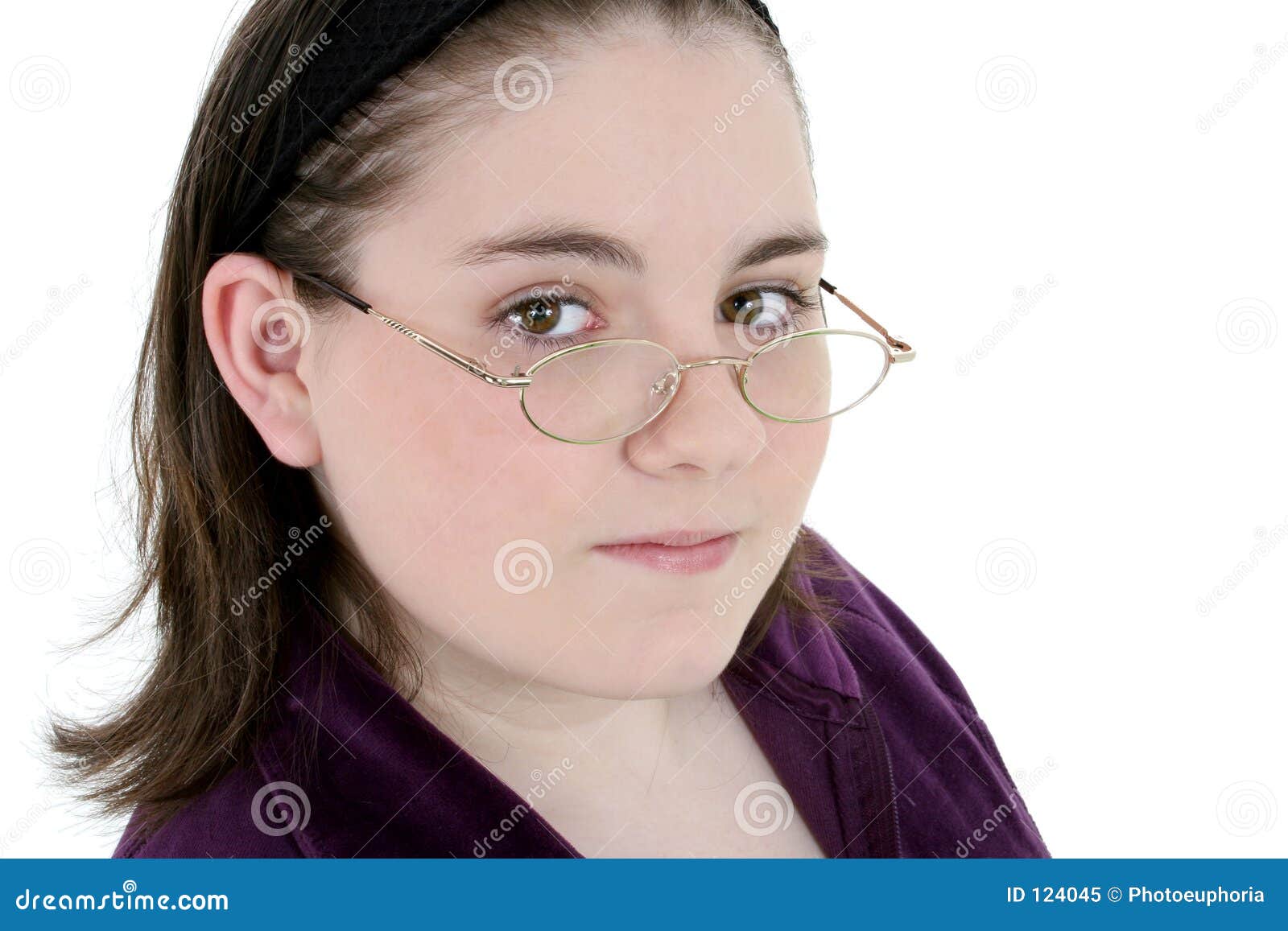 Beaux Treize Ans Avec Le Plan Rapproché En Verre Image stock - Image du ...